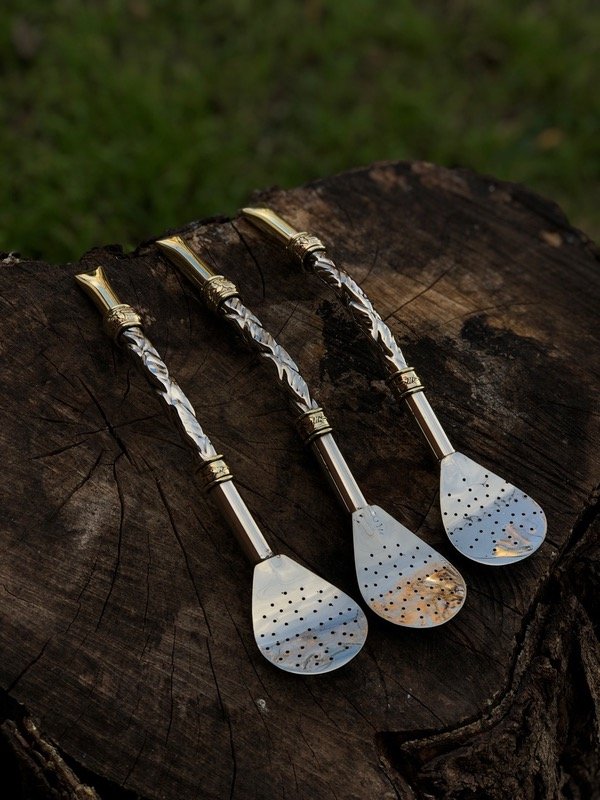 BOMBILLAS Y BOMBILLONES - Martin Fierro Mates