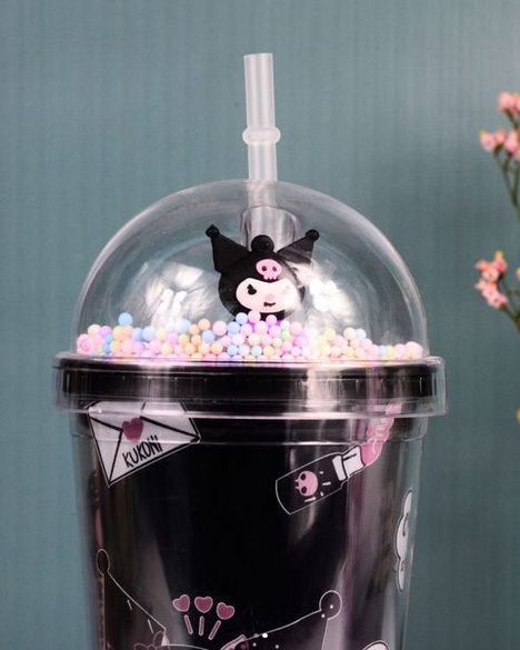 VASO ACRÍLICO DE KUROMI CON SORBETE Y DOMO CONFETTI - okamisnacks