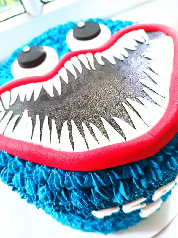 TORTA POPPY PLAY TIME - Mirian dulce golosinas