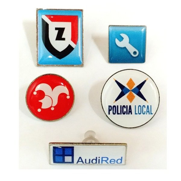 Pines y Botones - ESTAMPA MERCHANDISING