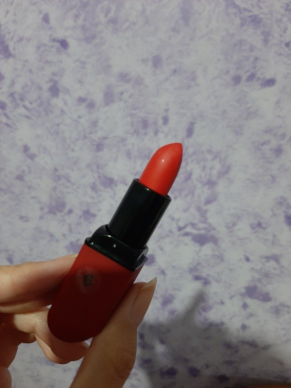 Labiales matte en barra tonos rojos - GiGi Store