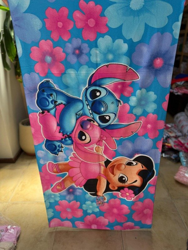 Toallon Animado Lilo Stitch y Angel - Catena Basics