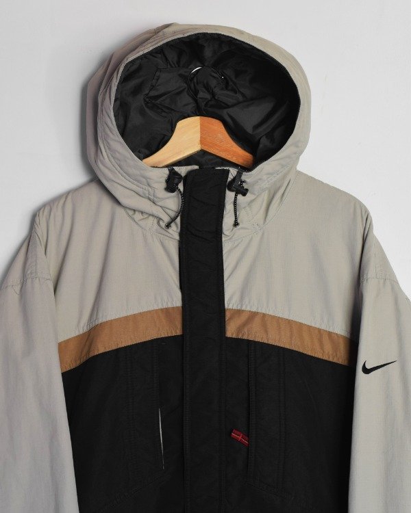 Campera Nike 90's - Corre Wachin Feria