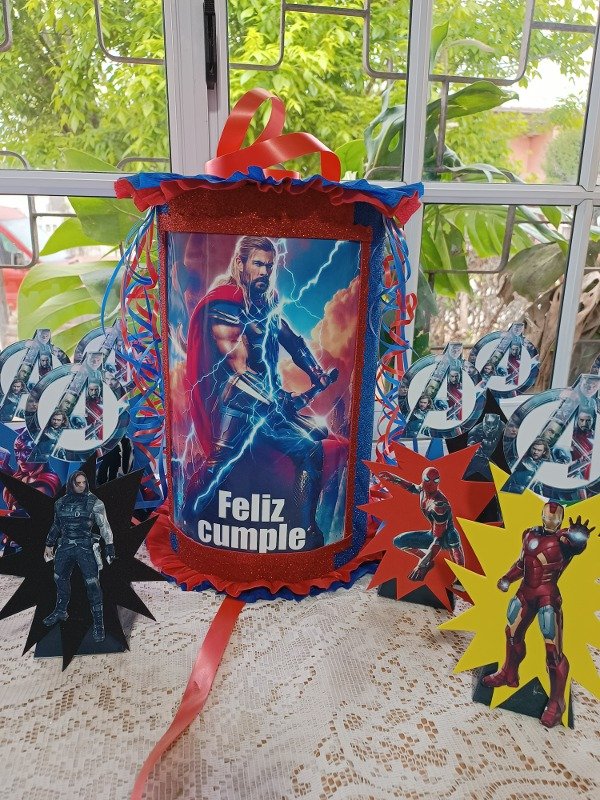 PIÑATA THOR MARVEL CON GOLOSINAS - Mirian dulce golosinas
