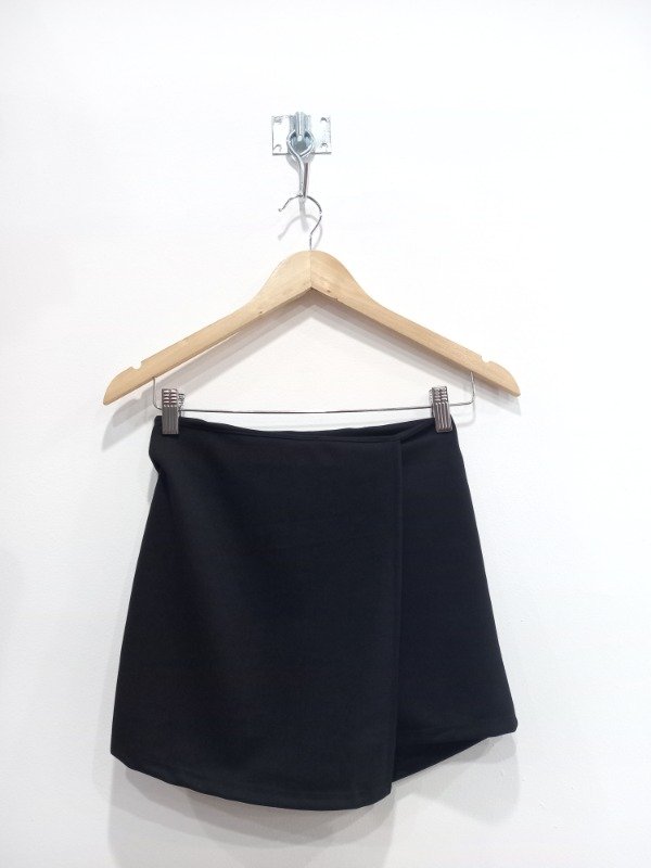 Short pollera crep negro - Bella Clothes