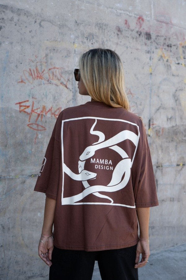 REMERA MAMBA BOXY FIT CHOCOLATE - Mamba Designs
