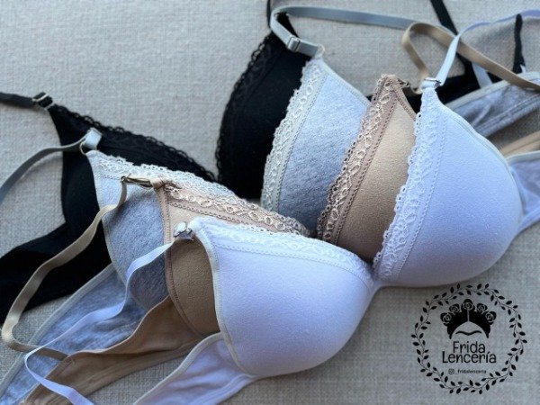 Triangulito Soft c/ puntilla Negro - FRIDITA
