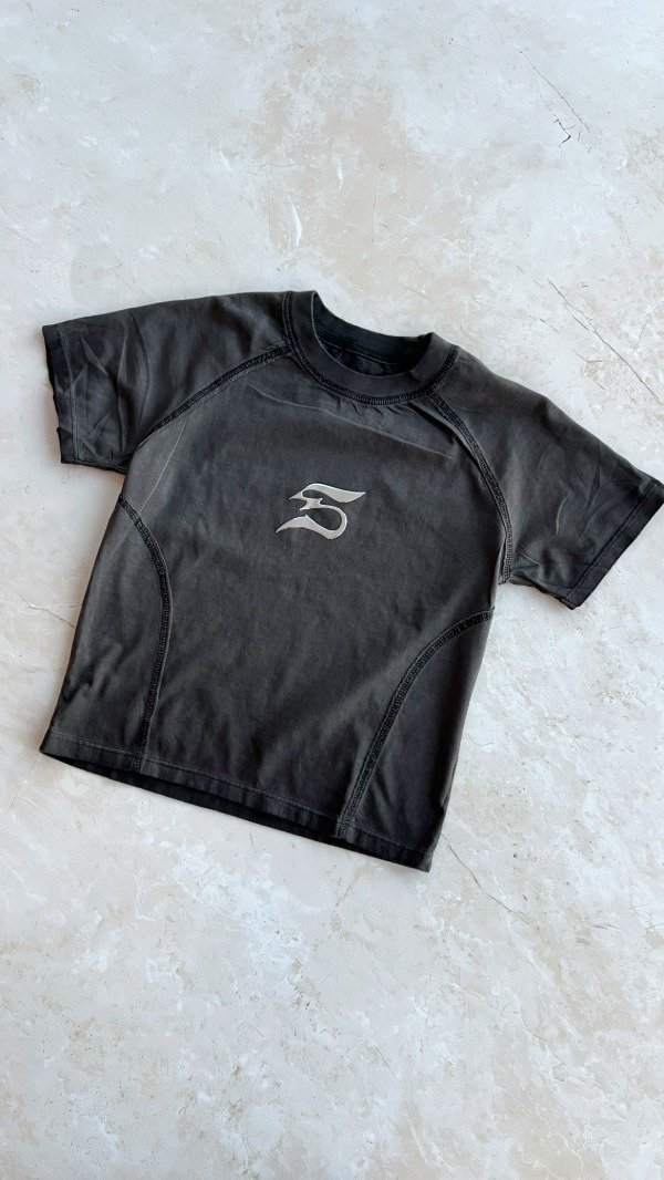 Baby Tee LOGO 3D - Mimiku Indumentaria