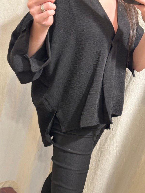 camisola Marian Negra - KIMARA La Plata