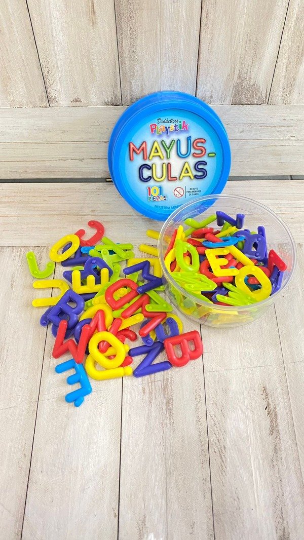 Letras Mayúsculas- 101 piezas plásticas - Magia Tienda Didáctica