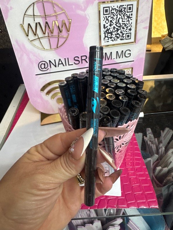 Delineador liquido en fibra fit me negro - Nailsroommg