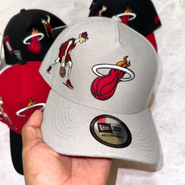 Curvas l Miami Heat - Meraki Store Acc