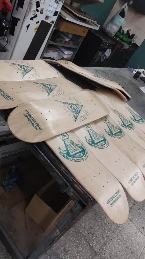 Tabla de guatambú In God We Trust. - Fun Skateboards