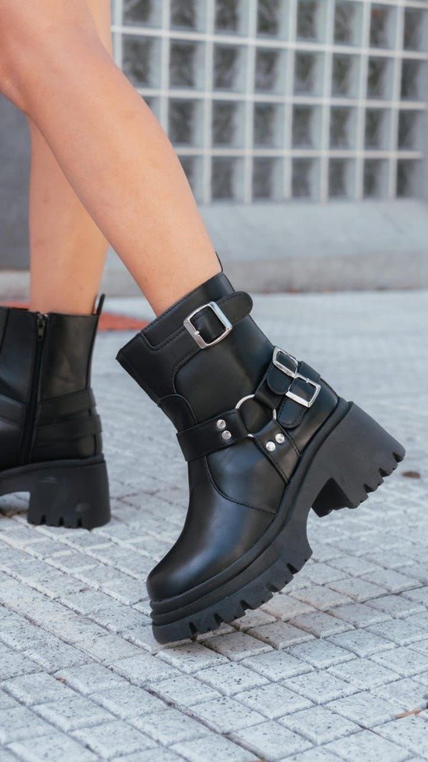 Selene boots - By Jenna