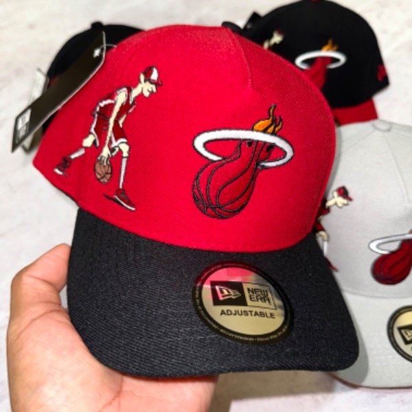 Curvas l Miami Heat - Meraki Store Acc