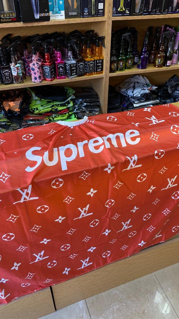 Capa Estampada Supreme Roja - Bastisa Distri