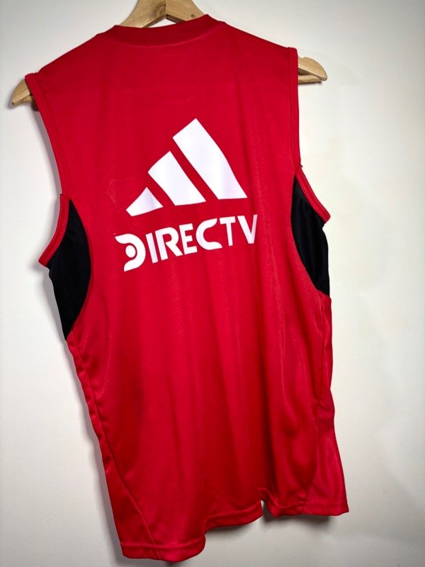 Musculosa River Entrenamiento Roja - The King Cba