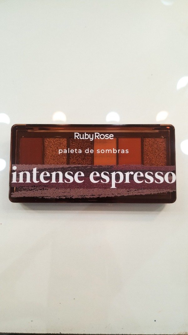 Paleta de sombras Intense Espresso de Ruby Rose - Glossy Lip