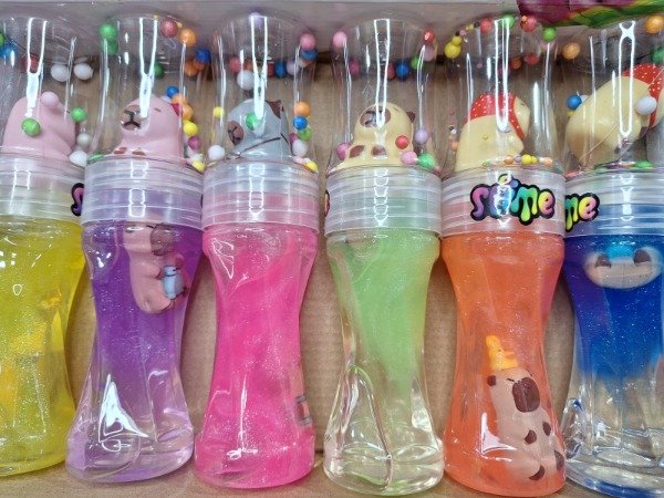 Slime con squishy capibara y muñeco goma - Vero por mayor