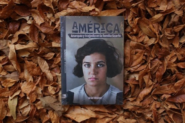 Historia - La Hojarasca Libros